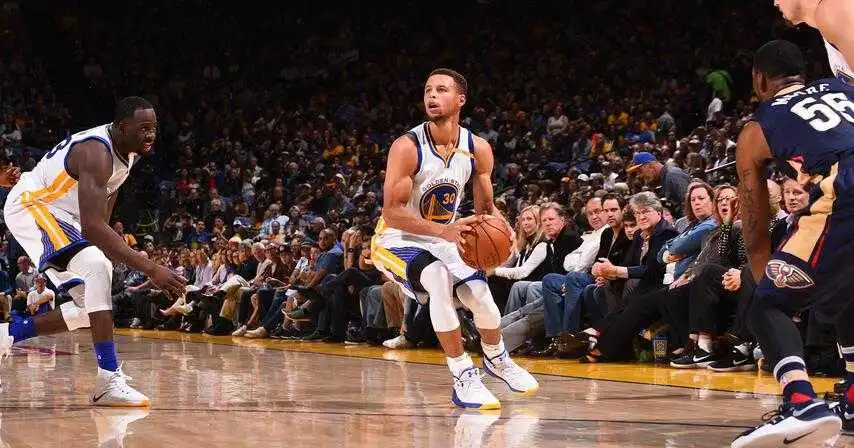 On This Day: Stephen Curry Makes History With Record-Breaking 13 Threes Against the New Orleans ...